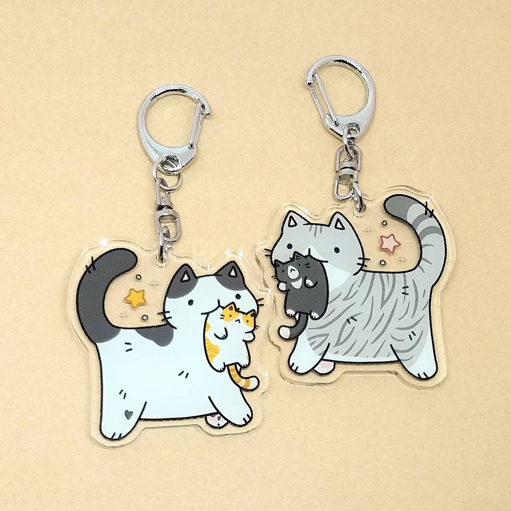 Mom Cat with Kitten Keychain | crowlines